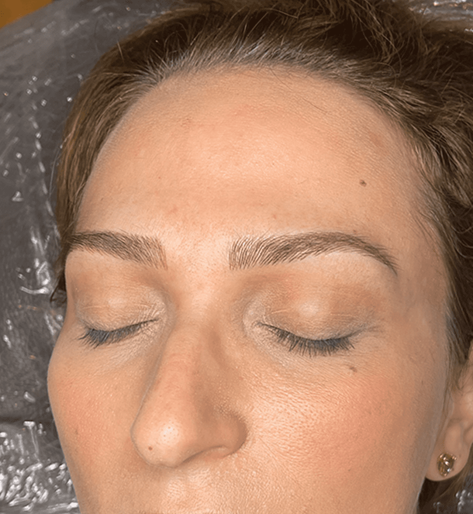 BROWS AND LASHES – Tauros Esthetic Center