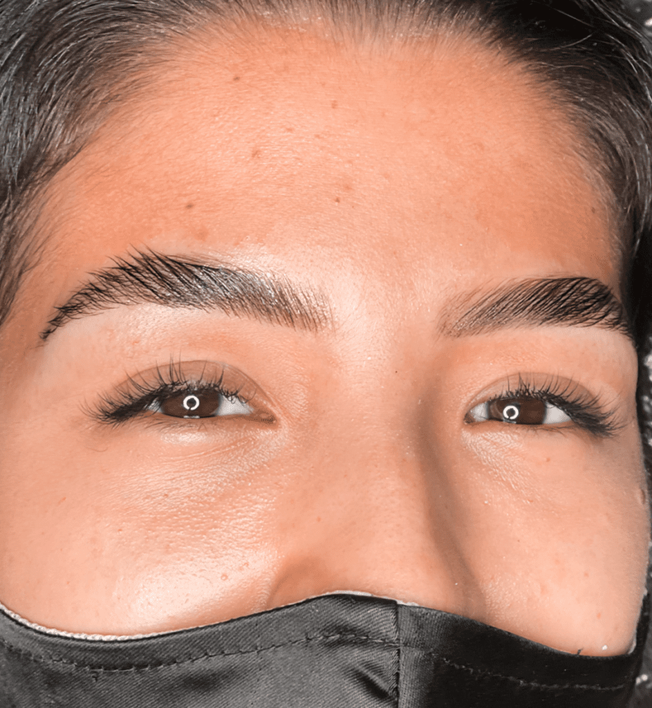 BROWS AND LASHES – Tauros Esthetic Center